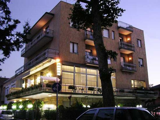Hotel Luca Rimini, albergo 1 stella Rivabella di Rimini